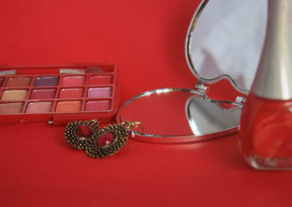 Free photo "Makeup Mirror Instruments"